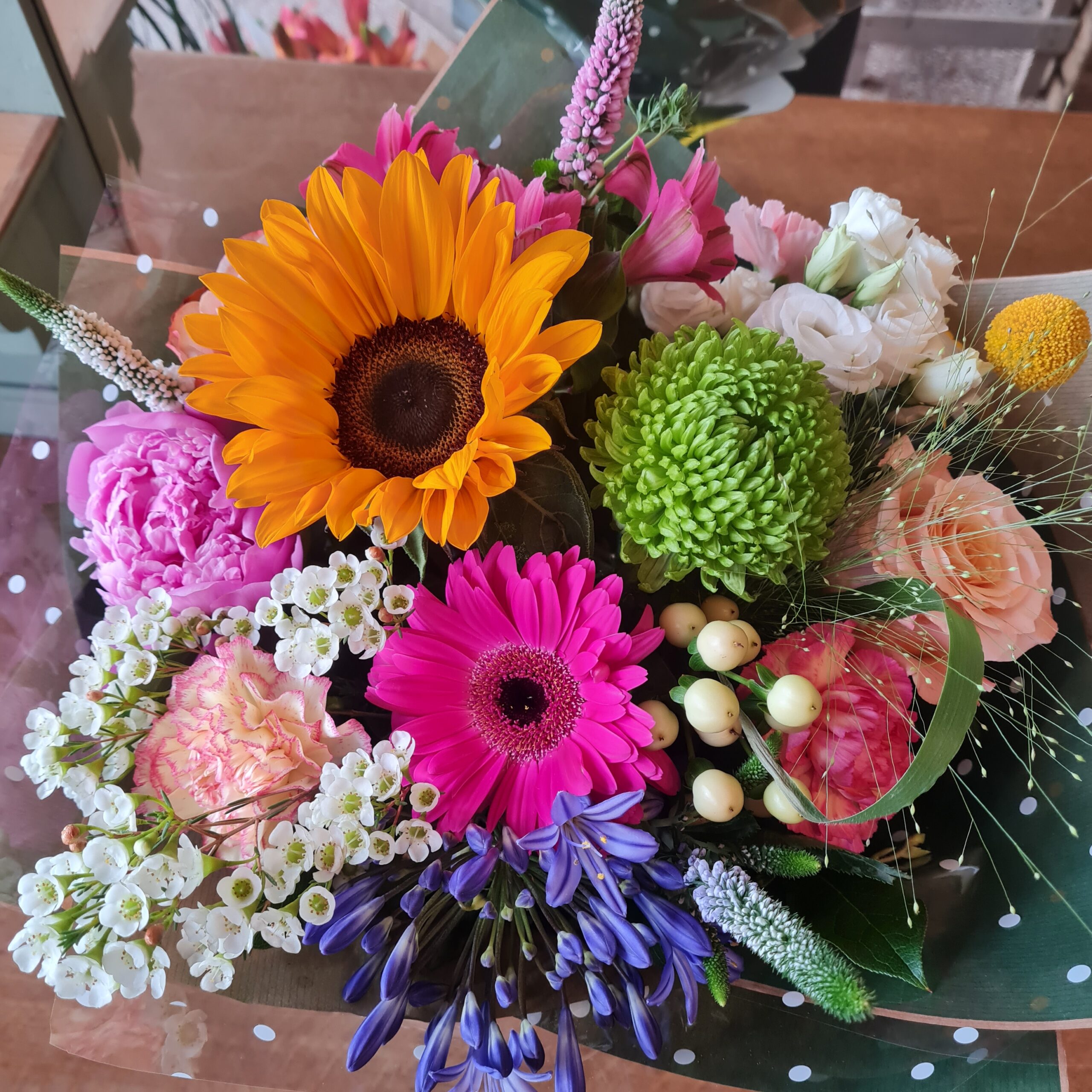 Congratulations Hand-tie – AR Florist